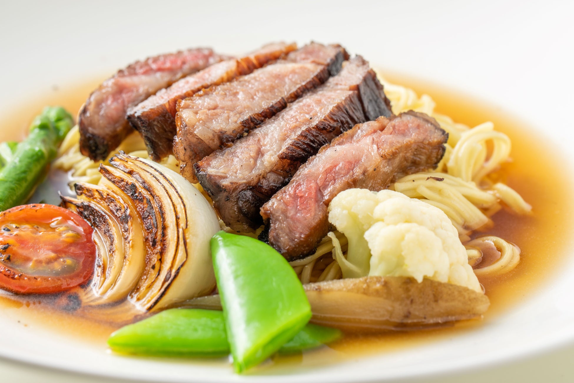 【ホテルJALシティ福岡 天神】ラーメン新時代の幕開け！九州産和牛の「ビーフコンソメラーメン」を6月1日より提供 | グルメプレス